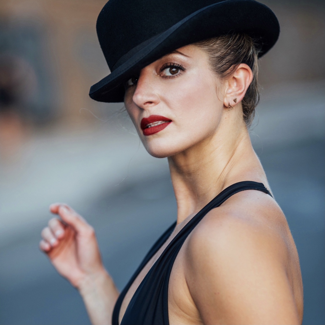 Cameo - Jessica Lee Goldyn