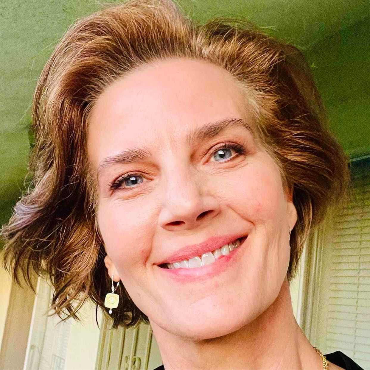 Cameo - Terry Farrell