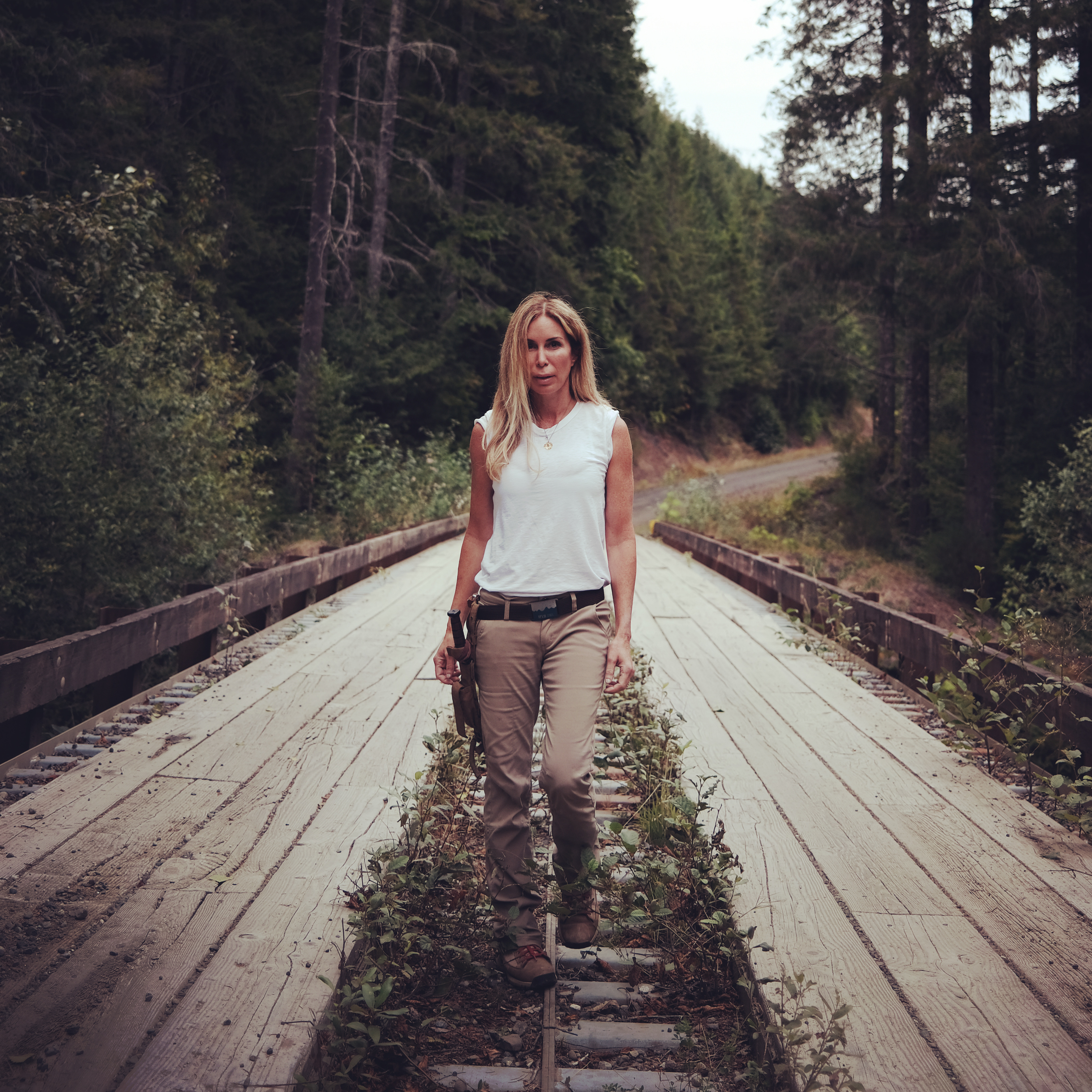 Cameo - Mireya Mayor