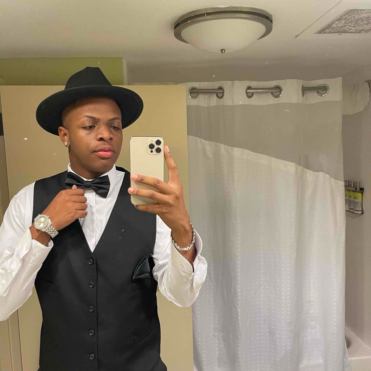 Cameo - Genesis Williams