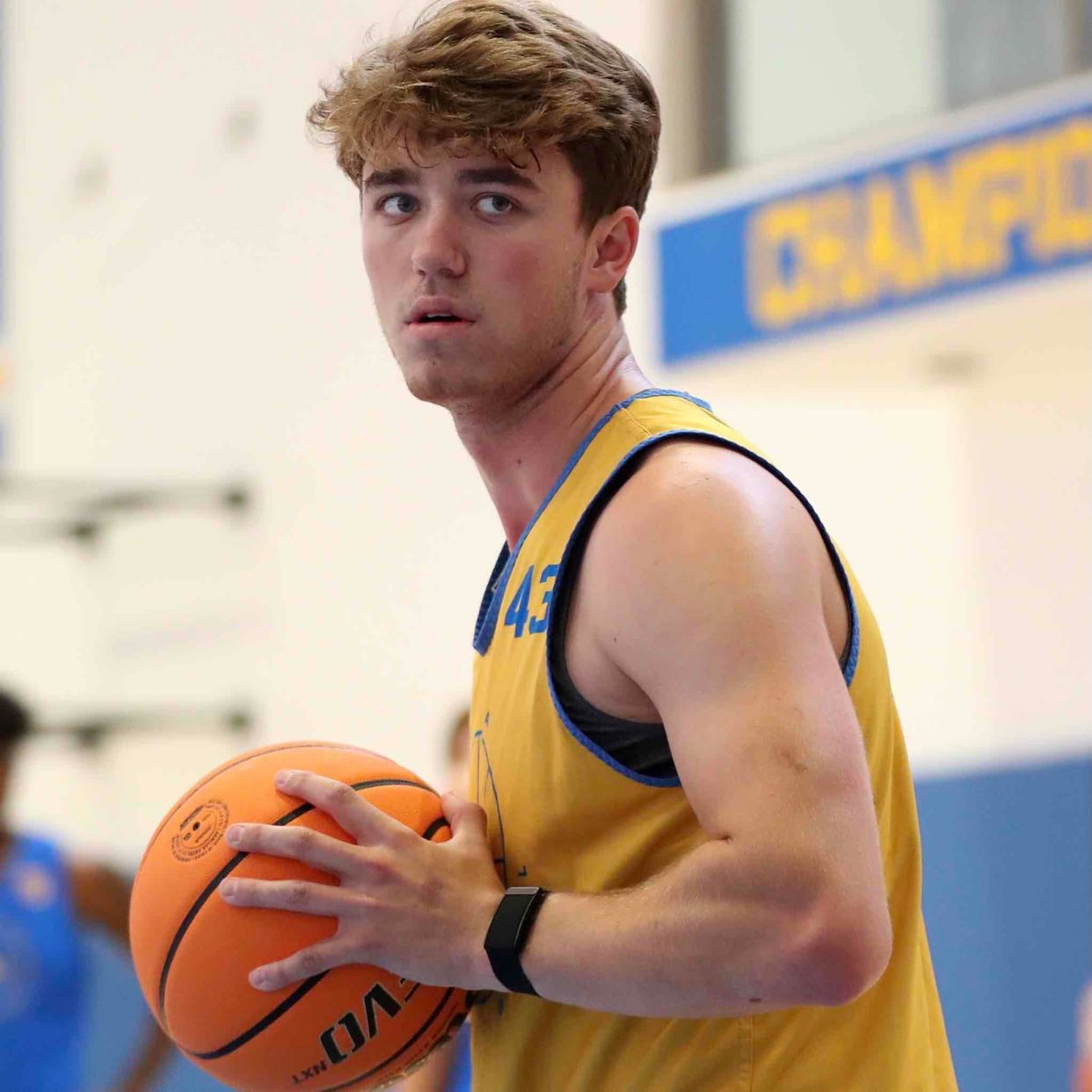 Cameo - Russell Stong IV