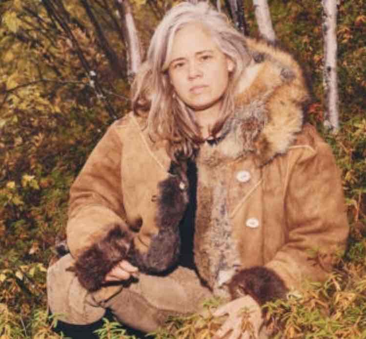 Cameo - Woniya Thibeault