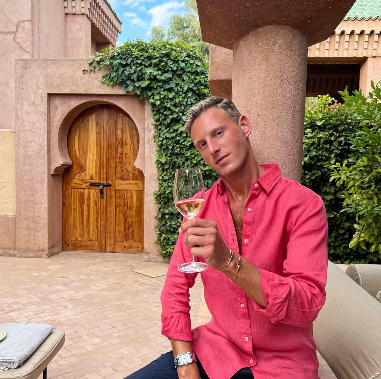 Cameo - Fraser Olender