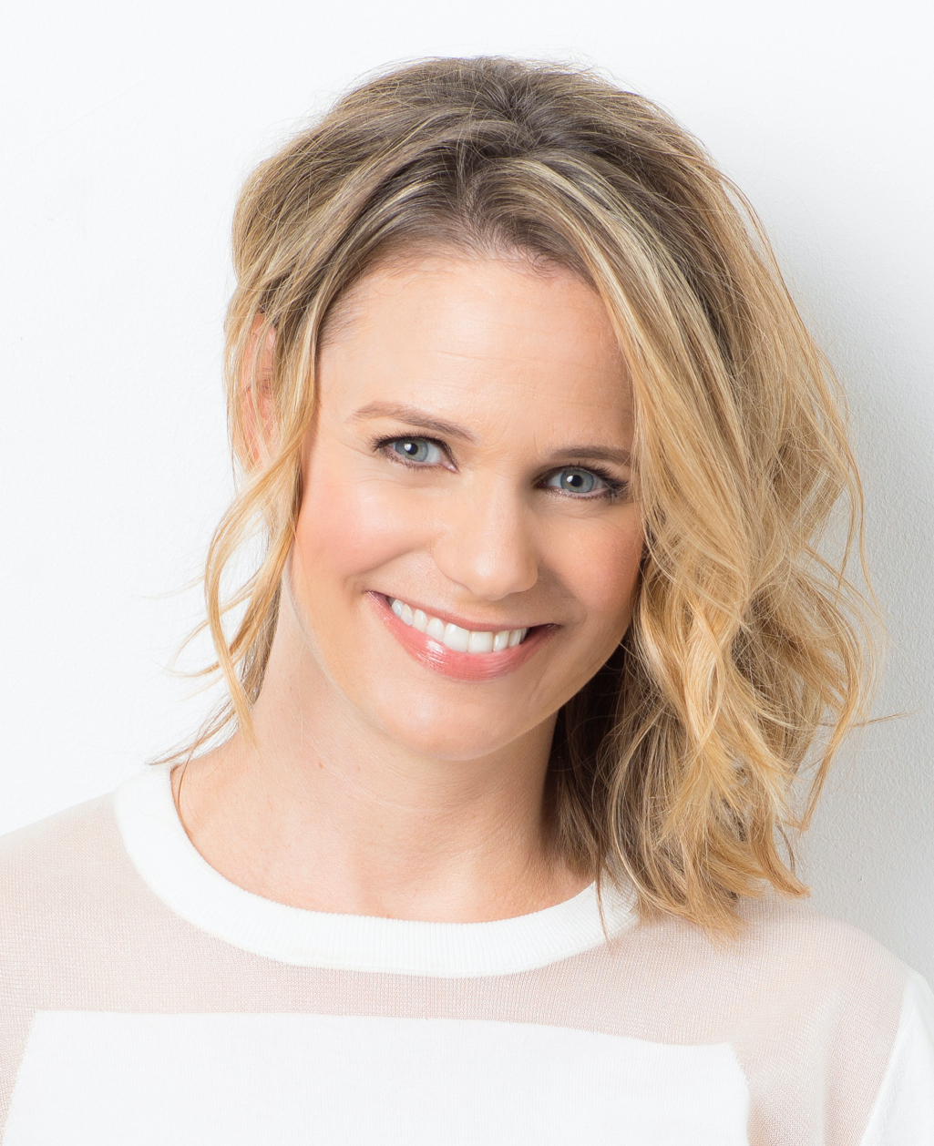 Cameo - Andrea Barber