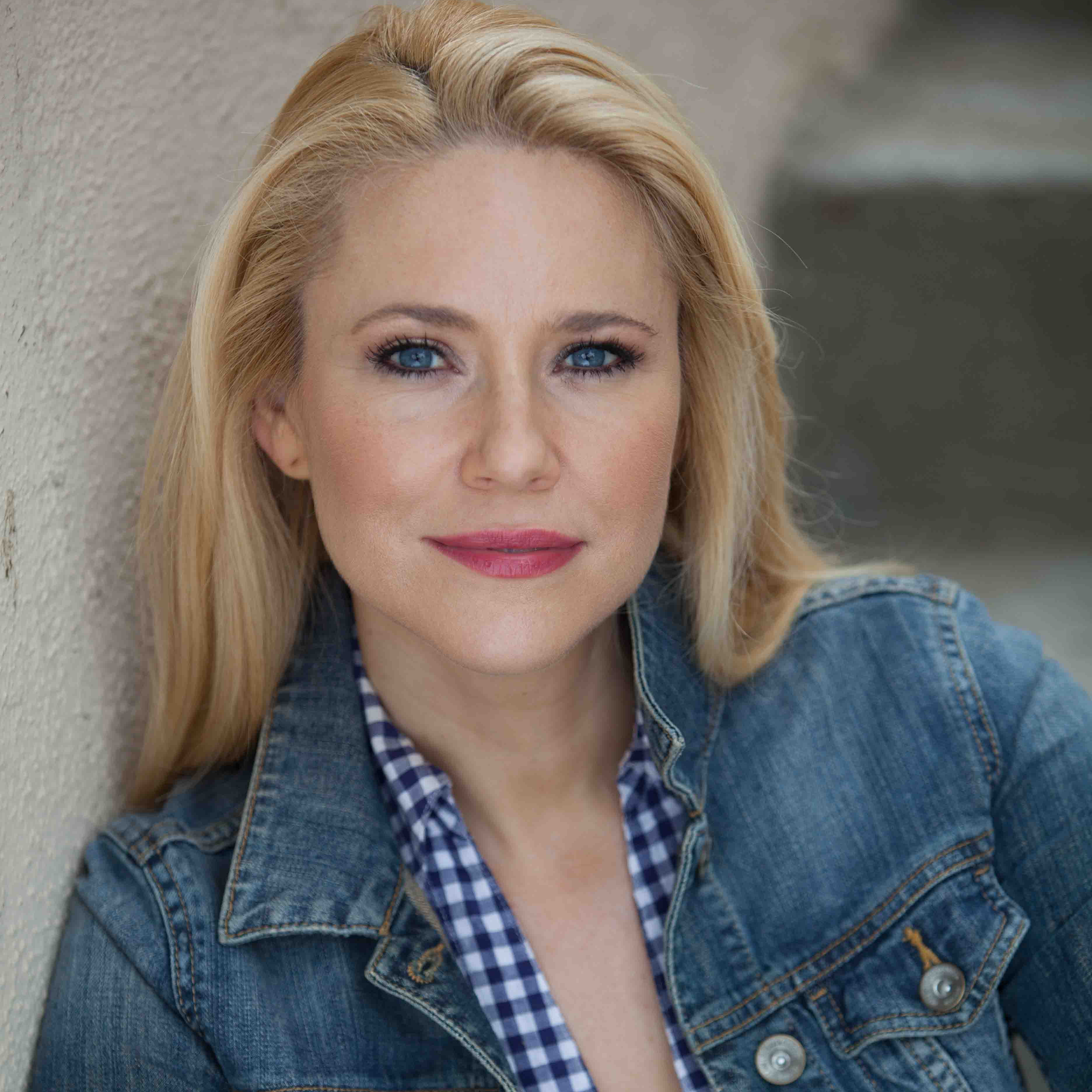 Cameo - Alyson Kiperman Sullivan